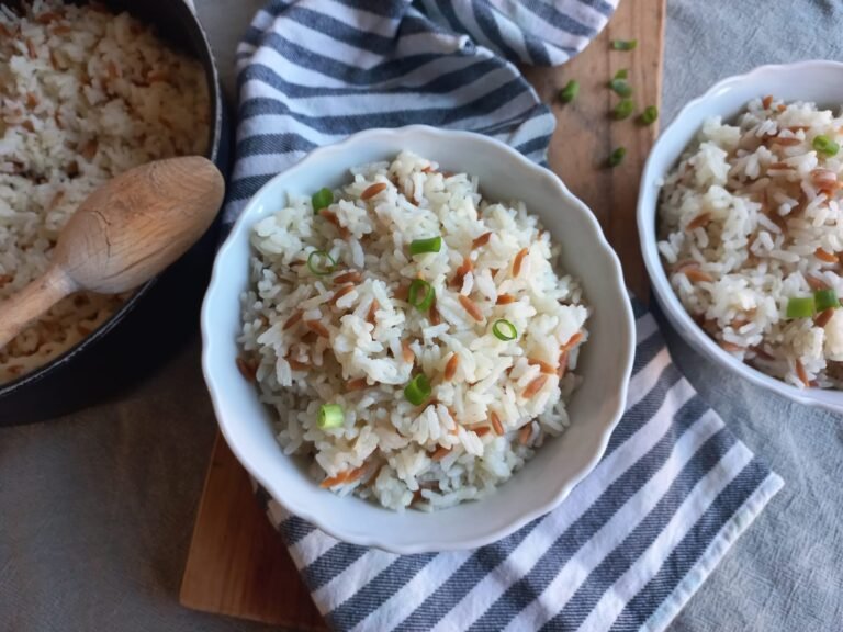 Arpa Şehriyeli Pilav, Turkse Rijst met Orzo - Lekker Turks Eten