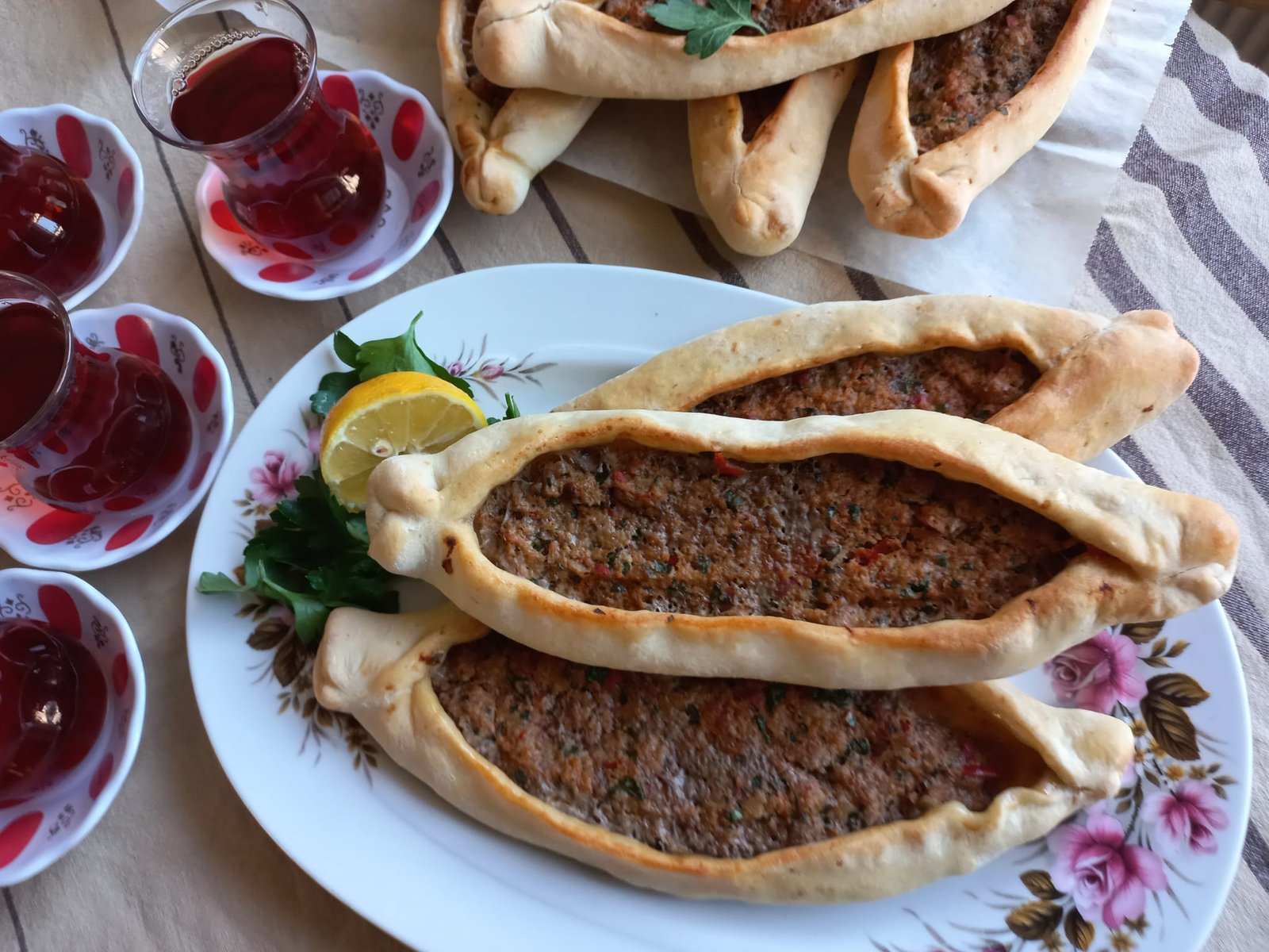 Authentieke Turkse Pide; Proef de Traditie - Lekker Turks Eten